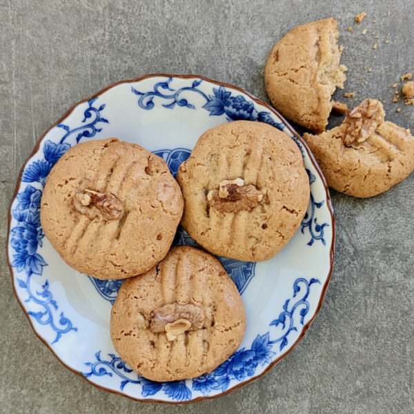 Hong Kong Walnut Biscuits: Chinese walnut cookies (hup toh soh)
