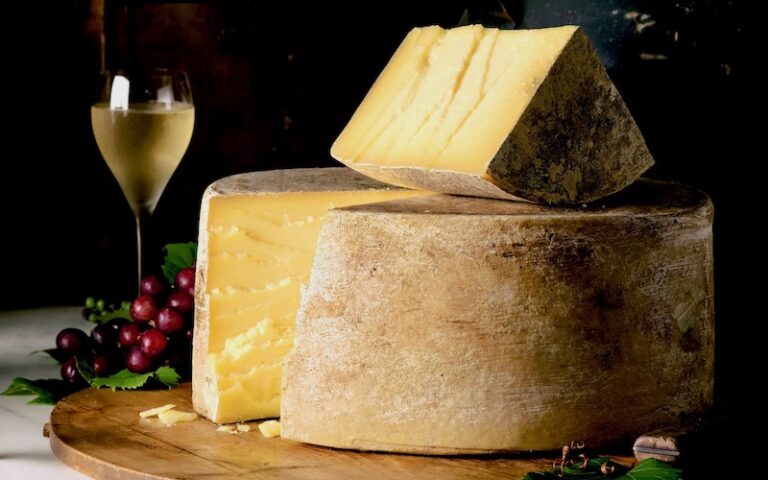 Top 5 English Cheeses - Be Inspired - Food Wine Travel