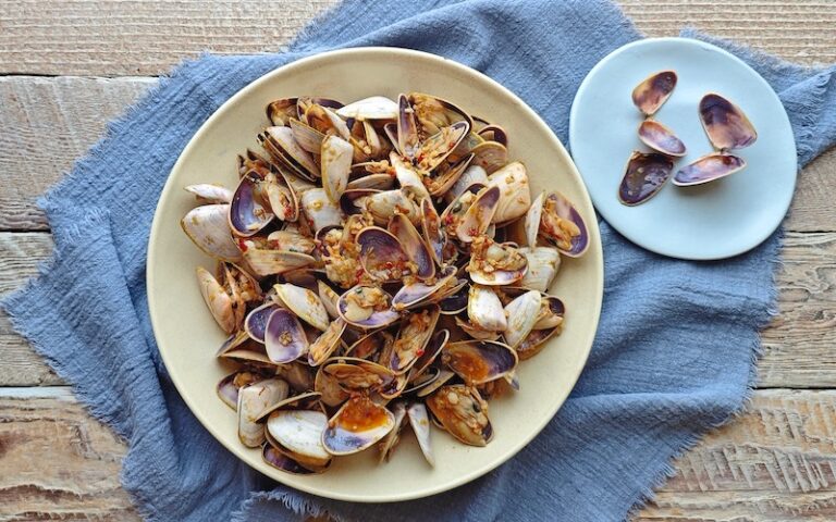 Pipis with Lemongrass, Chilli & Garlic: Quick, Easy Stir-Fry