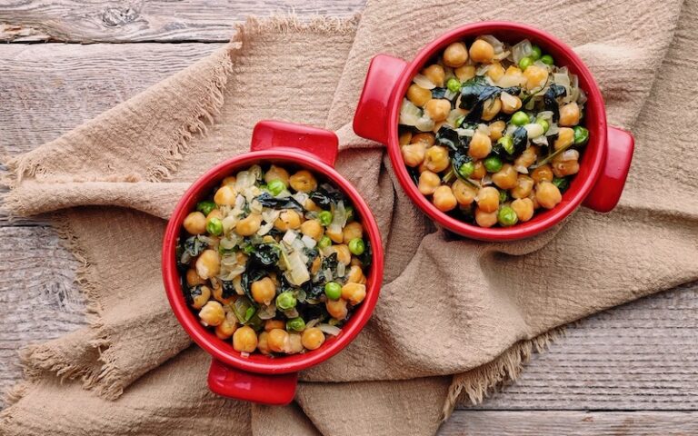 Ceci in Zimino con Piselli: Easy, Delicious Italian Vegetarian Recipe