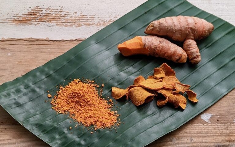 How to Make Dried Turmeric Powder: Make Ground Dried Turmeric