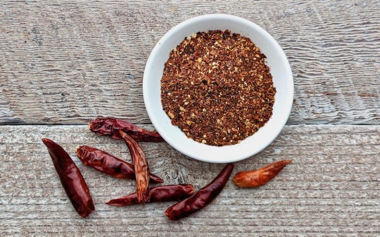 How To Make Roasted Chilli Powder: Ground Roasted Dried Chilies