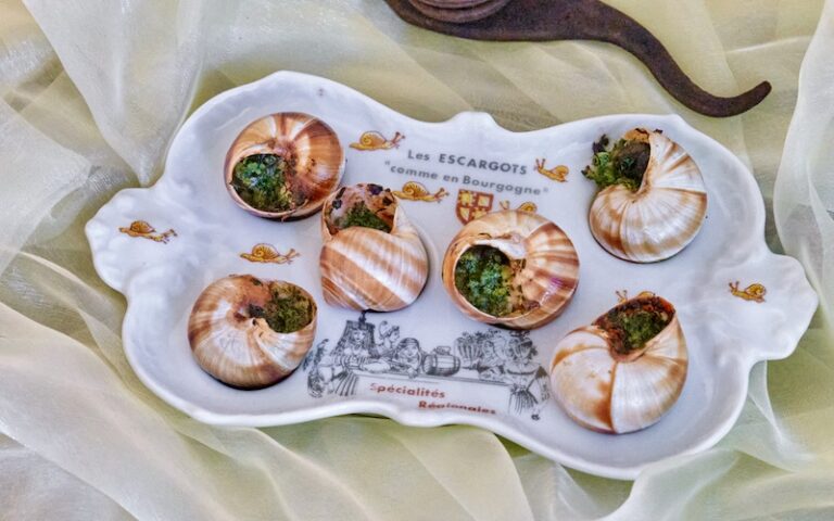 Snails in Garlic Butter: Easy Escargots à la Bourguignonne