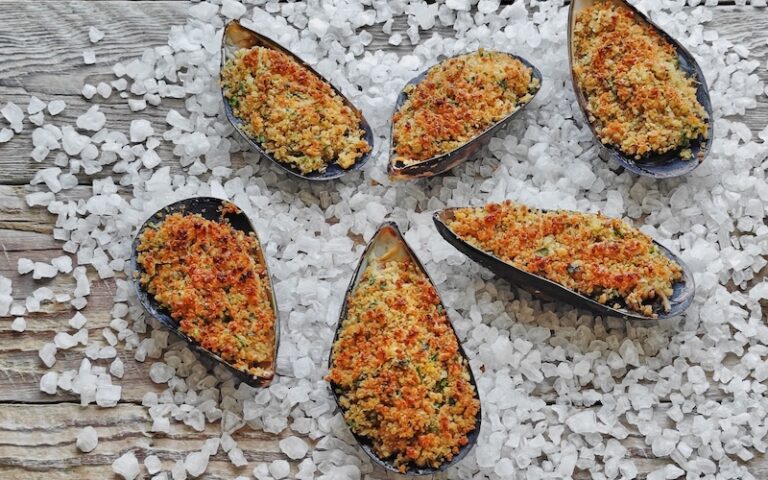 Cozze Gratinate (Mussels au Gratin): Grilled Mussels On Half Shell